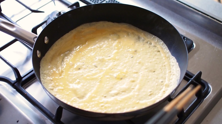 Usuyaki Tamago (Egg Crepe) & Kinshi Tamago (Shredded Omelet) for Sushi ...